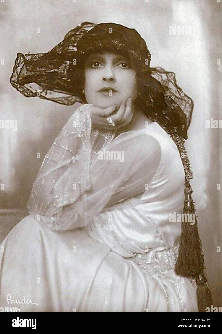 Fern Andra . 1920s 31 Fern Andra Binder1 Stock Photo - Alamy