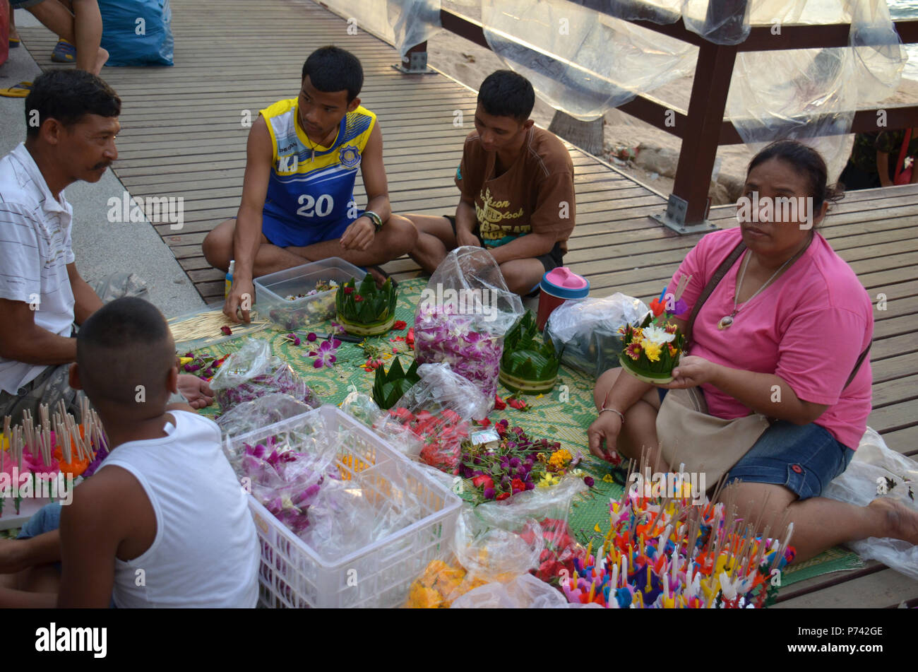 Krathong making hi-res stock photography and images - Alamy