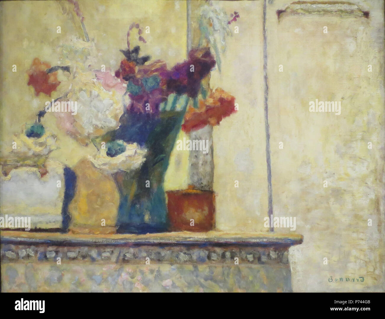 English: Flowers on a Mantlepiece by Pierre Bonnard, 1930, oil on ...