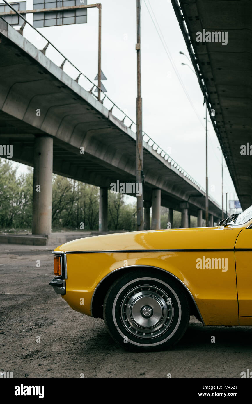 Car under bridge hi-res stock photography and images - Alamy