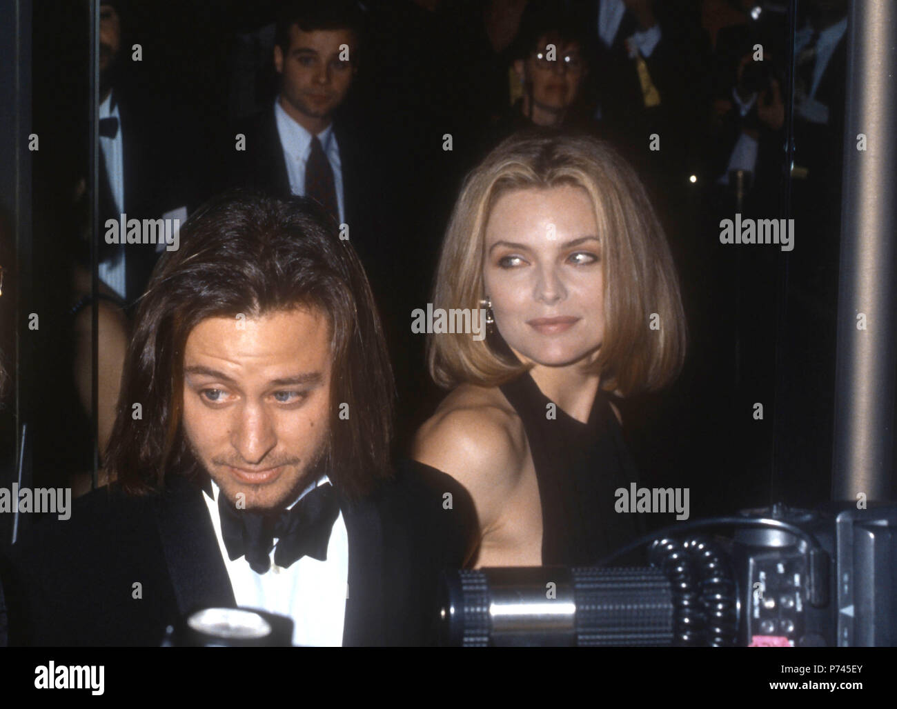 BEVERLY HILLS, CA - JANUARY 18: (L-R) Actor Fisher Stevens and actress ...