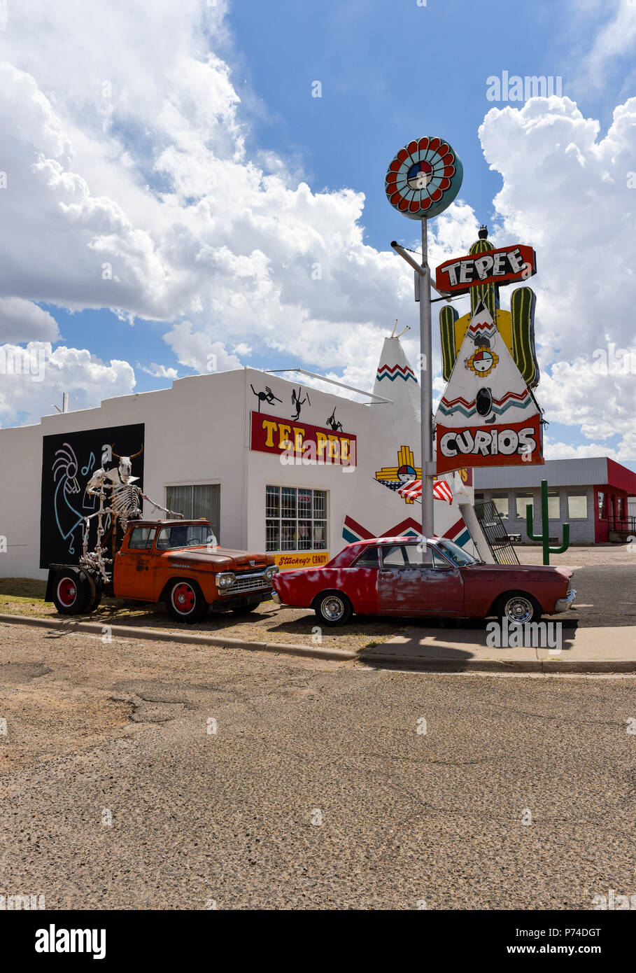 Tee Pee Curios in Tucumcari, New Mexico Stock Photo - Alamy