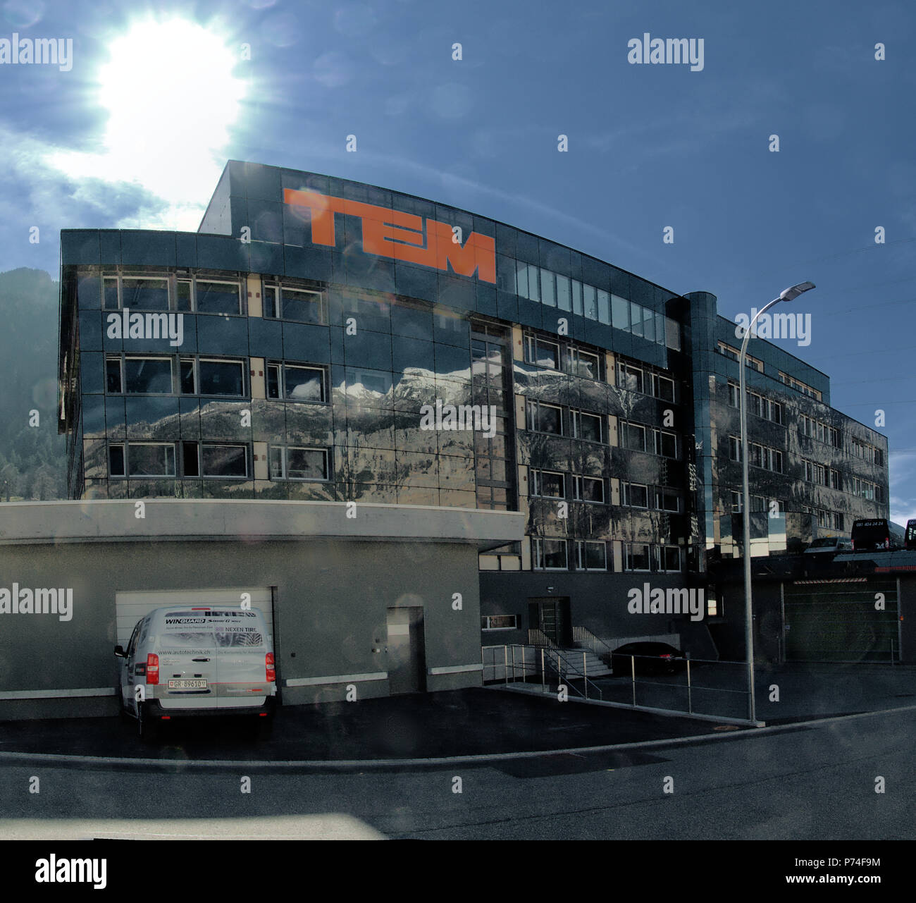 Reflective face hi-res stock photography and images - Alamy