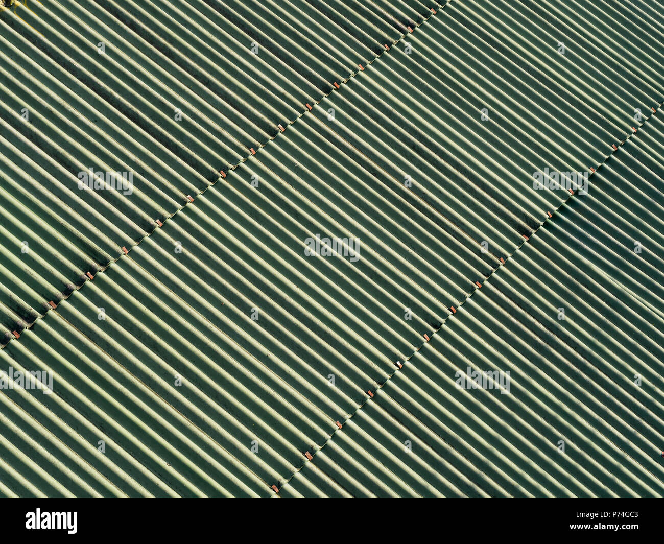 Roofing texture hi-res stock photography and images - Alamy