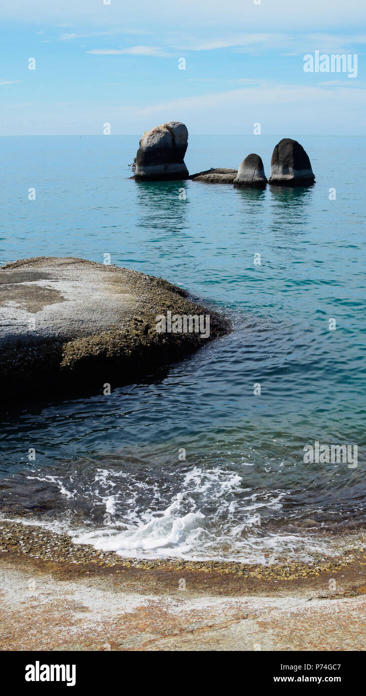 Group, beach, rocks hi-res stock photography and images - Alamy