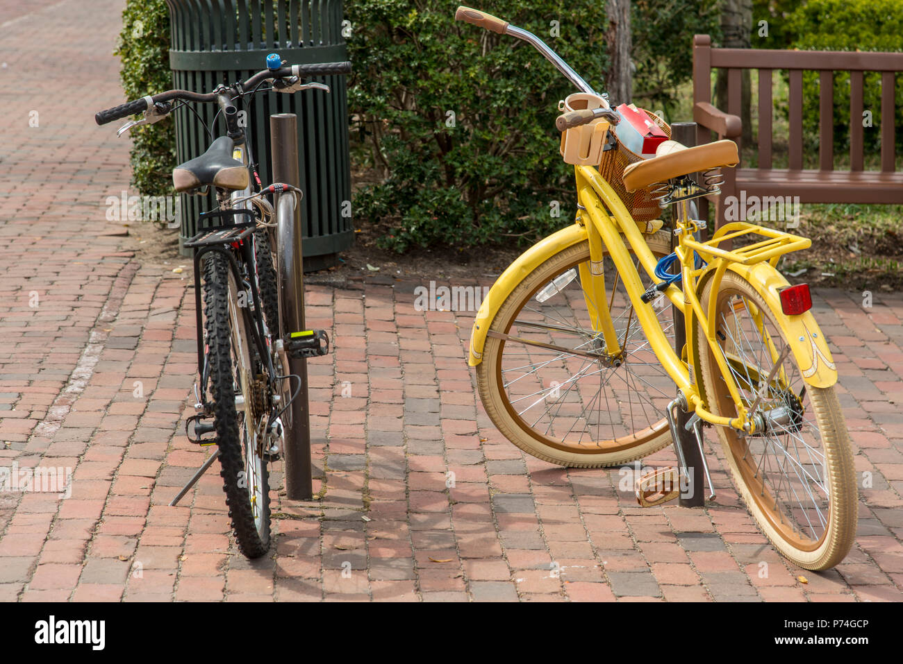 Bicycle lock hi-res stock photography and images - Alamy