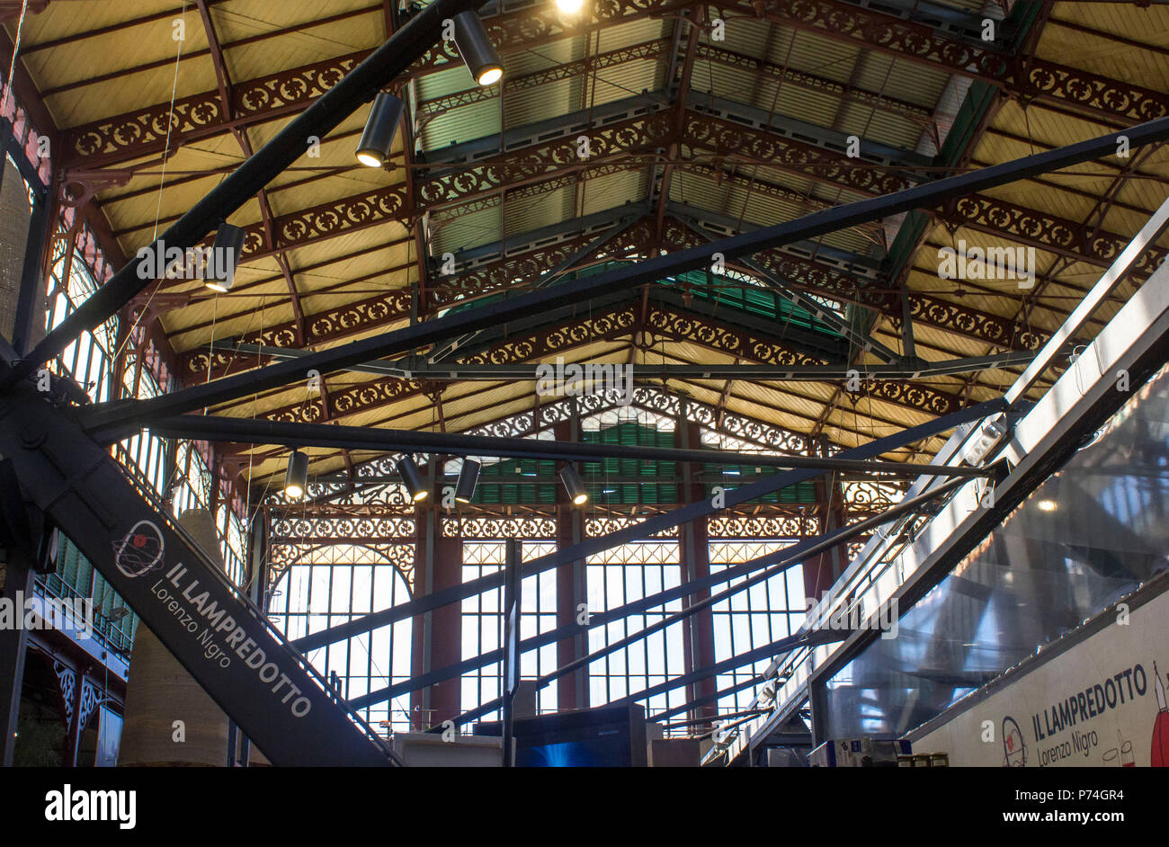 FLORENCE, ITALY - NOVEMBER 22 2017: Rooftop of Mercato Centrale in ...