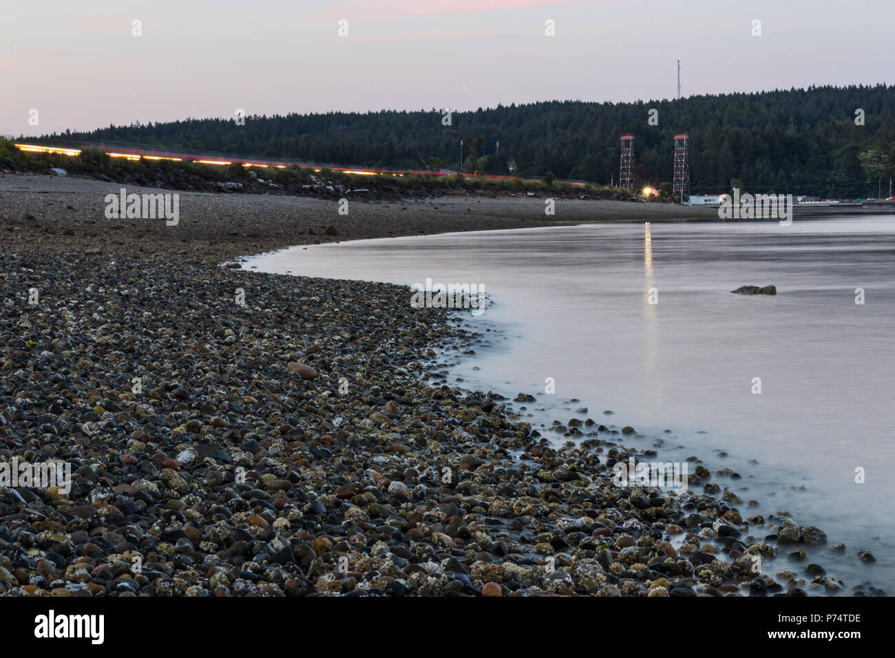 Yellow line bridge washington hi-res stock photography and images - Alamy