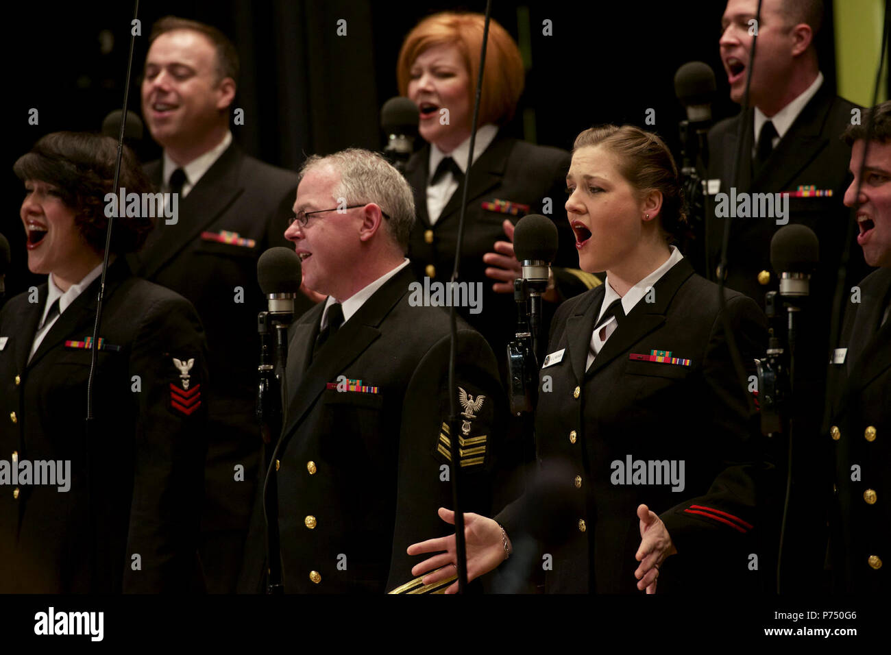 U s navy band sea chanters chorus hi-res stock photography and images ...
