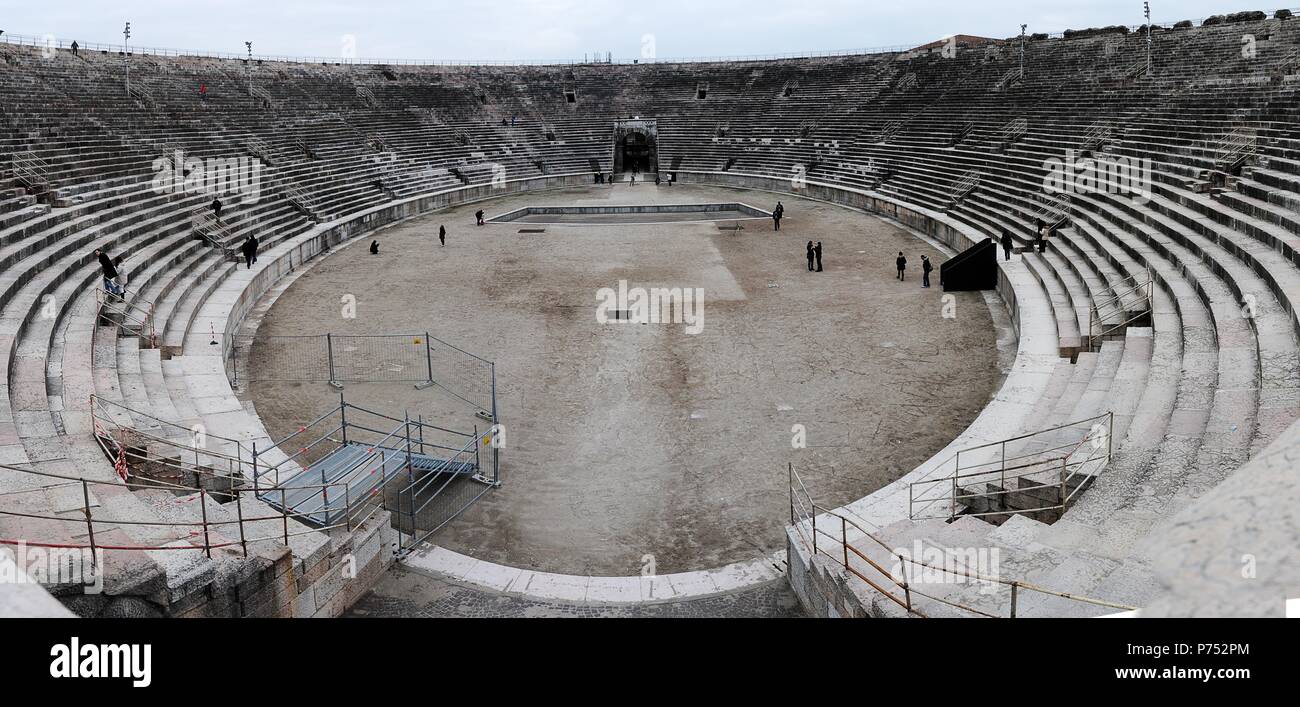 Ampitheatre Steps High Resolution Stock Photography and Images - Alamy
