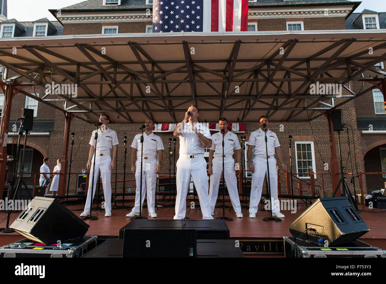 ALEXANDRIA, Va. (Aug. 21, 2015) Members of the U.S. Navy Band Sea ...