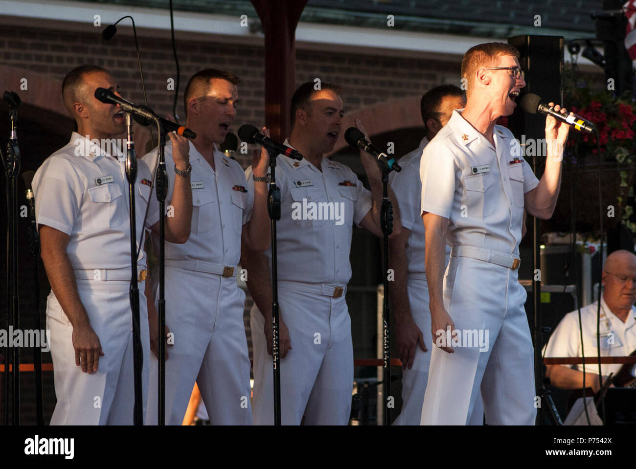 ALEXANDRIA, Va. (Aug. 21, 2015) Members of the U.S. Navy Band Sea ...