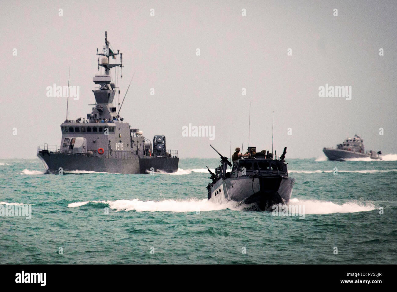 Kuwait naval forces hi-res stock photography and images - Alamy