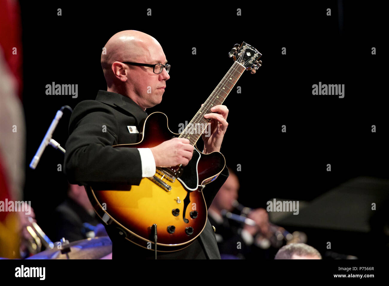 CHICAGO (Dec. 17, 2015) Musician 1st Class Shawn Purcell performs with ...