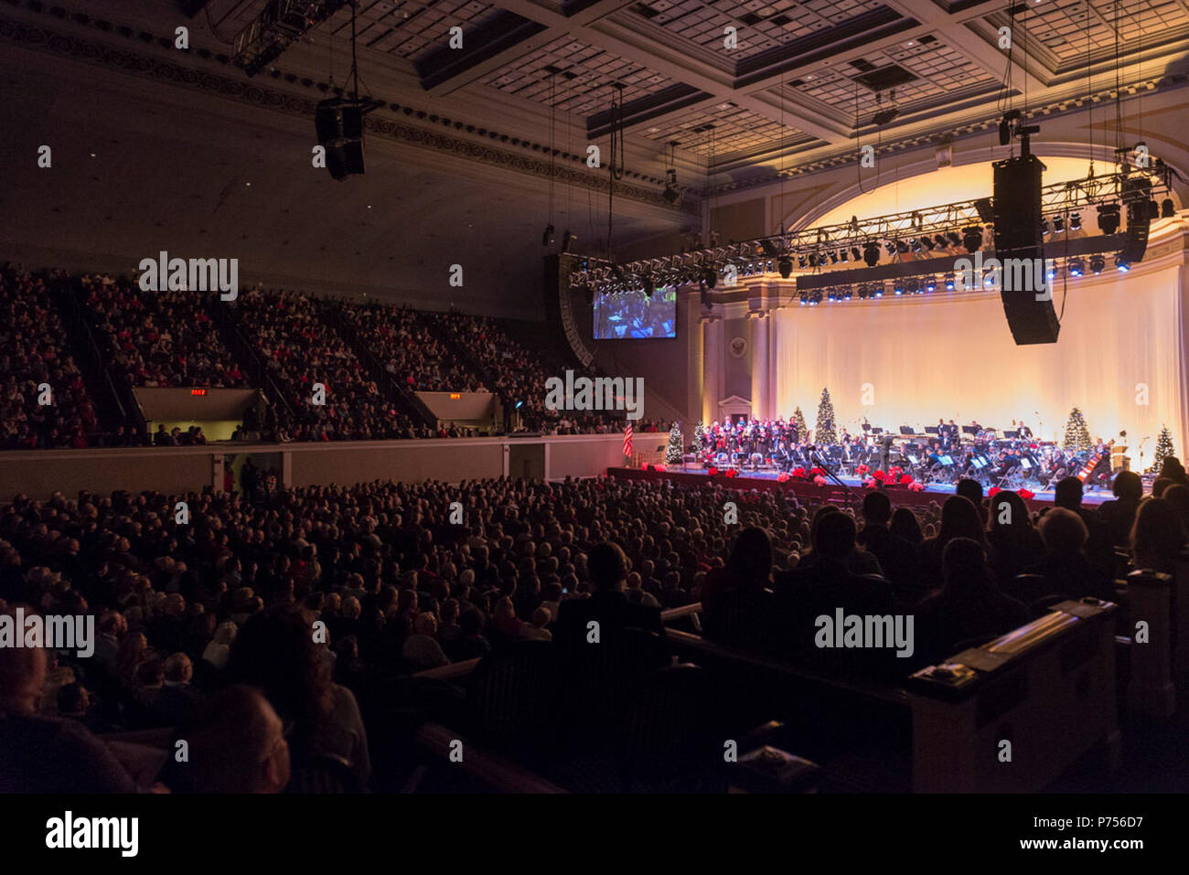 WASHINGTON (Dec. 20, 2015) The United States Navy Band performs to a ...