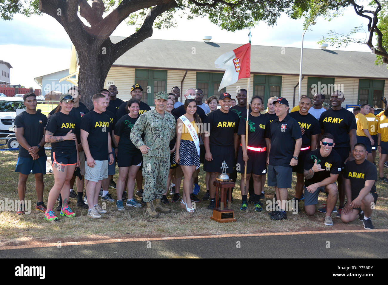 2016 Seabee Olympics Hawaii - Trophy Presented Stock Photo - Alamy