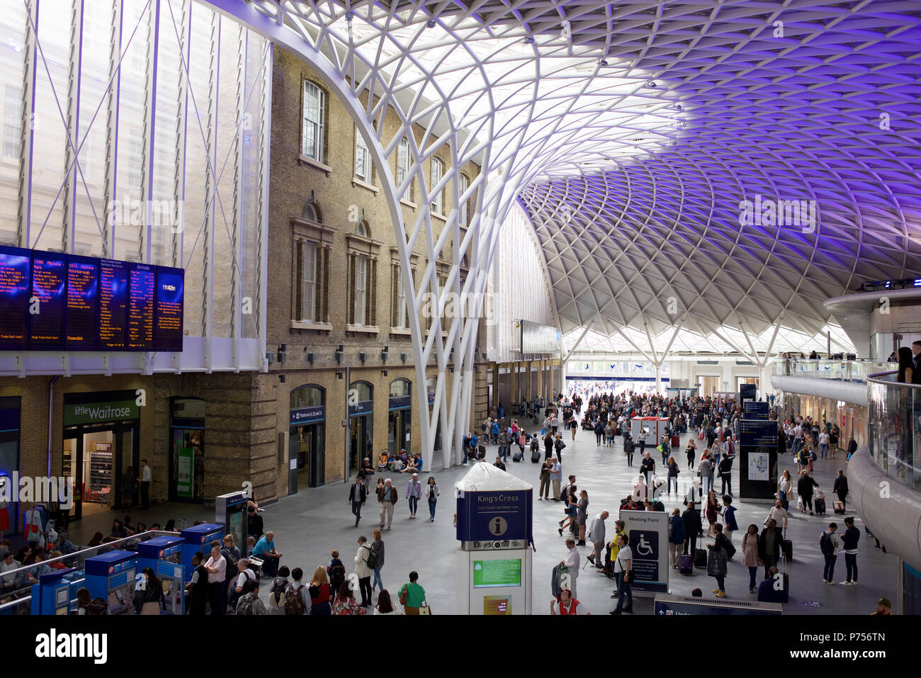 London Kings Cross railway station Stock Photo - Alamy