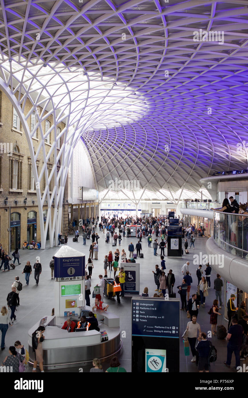 London Kings Cross railway station Stock Photo - Alamy