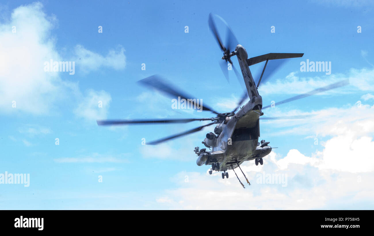 A U.S. Marine Corps CH-53E Super Stallion assigned to Marine Heavy ...