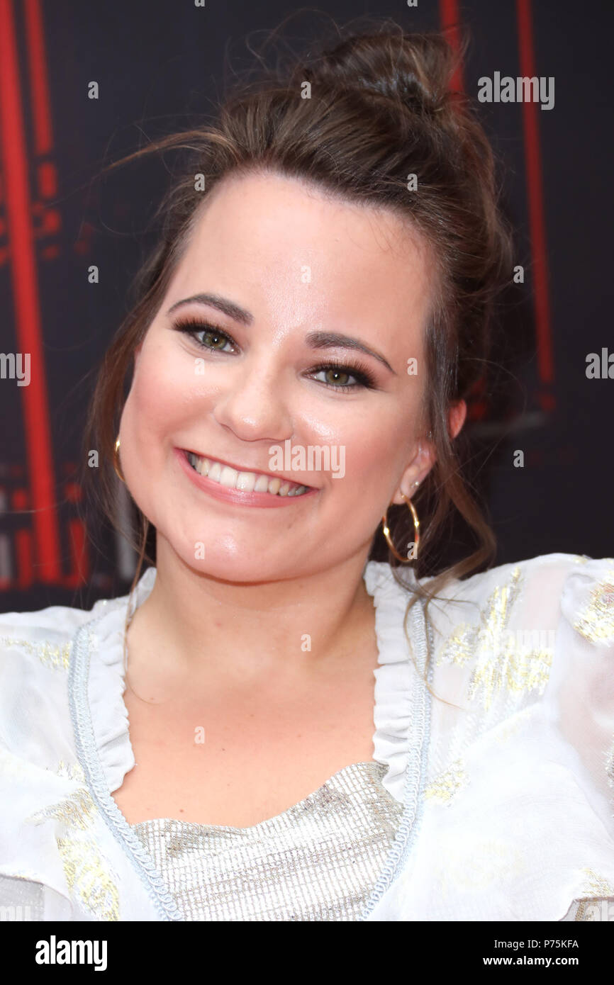 Amy conachan hi-res stock photography and images - Alamy