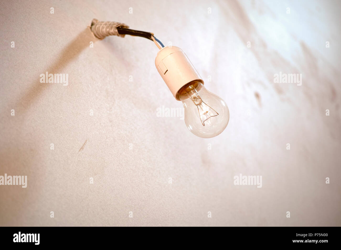 Hanging off the wall hi-res stock photography and images - Alamy