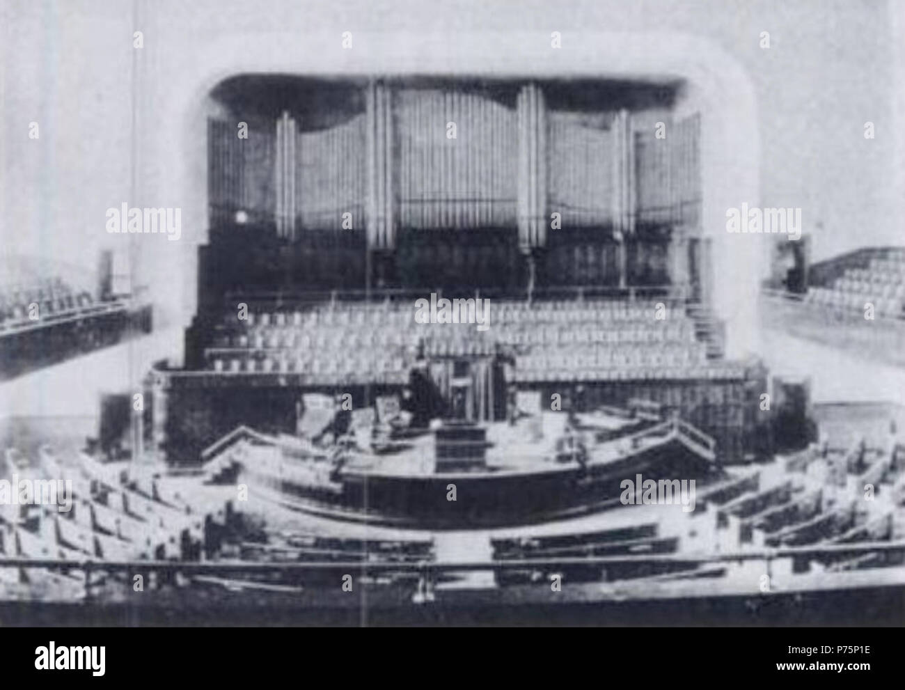 English: Photo of the platform area inside Baptist Tabernacle in ...