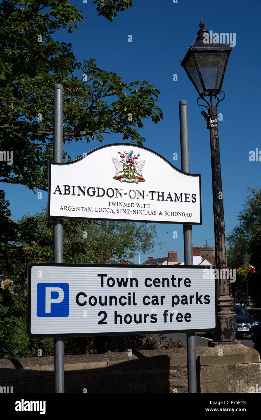 Abingdon-on-Thames town sign with twin town names, Oxfordshire, England ...