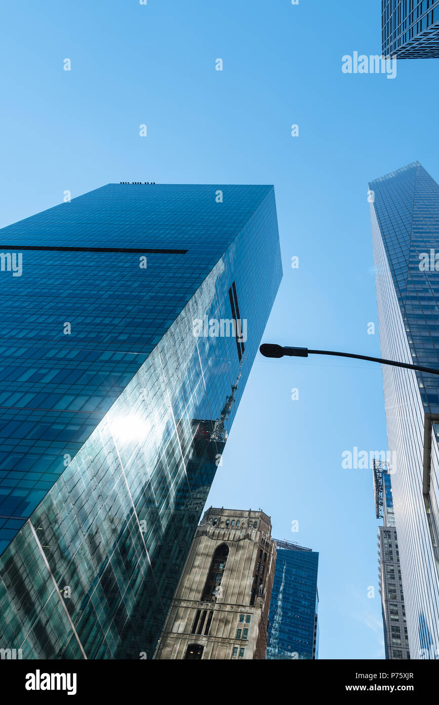 Nyc skyscrapers from below hi-res stock photography and images - Alamy