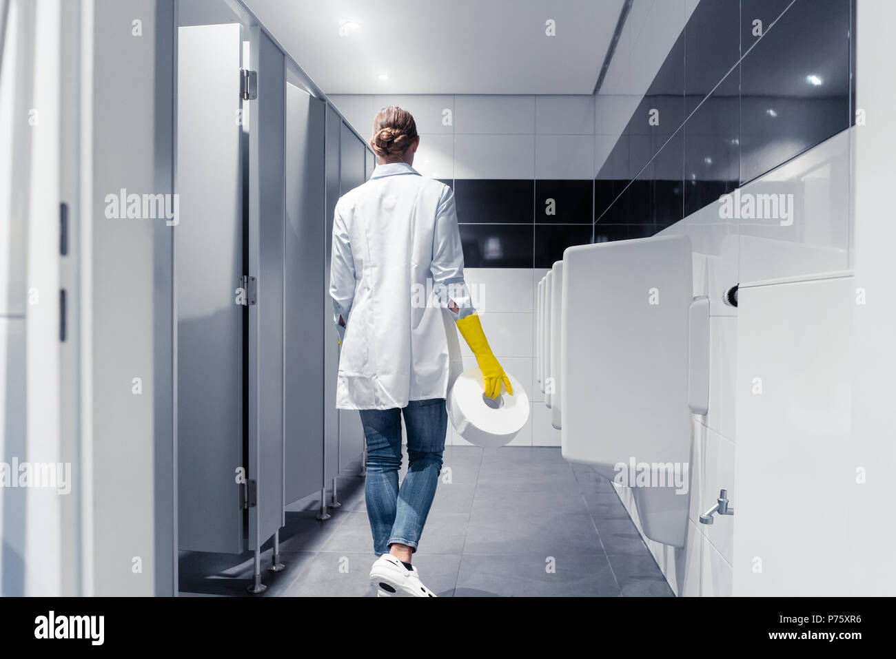 Janitor hi-res stock photography and images - Alamy