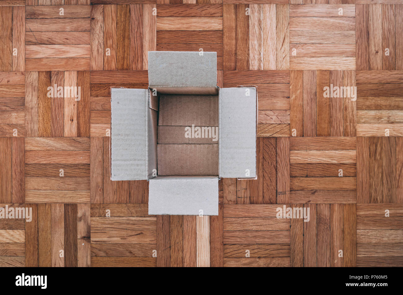 Cartboard hi-res stock photography and images - Alamy