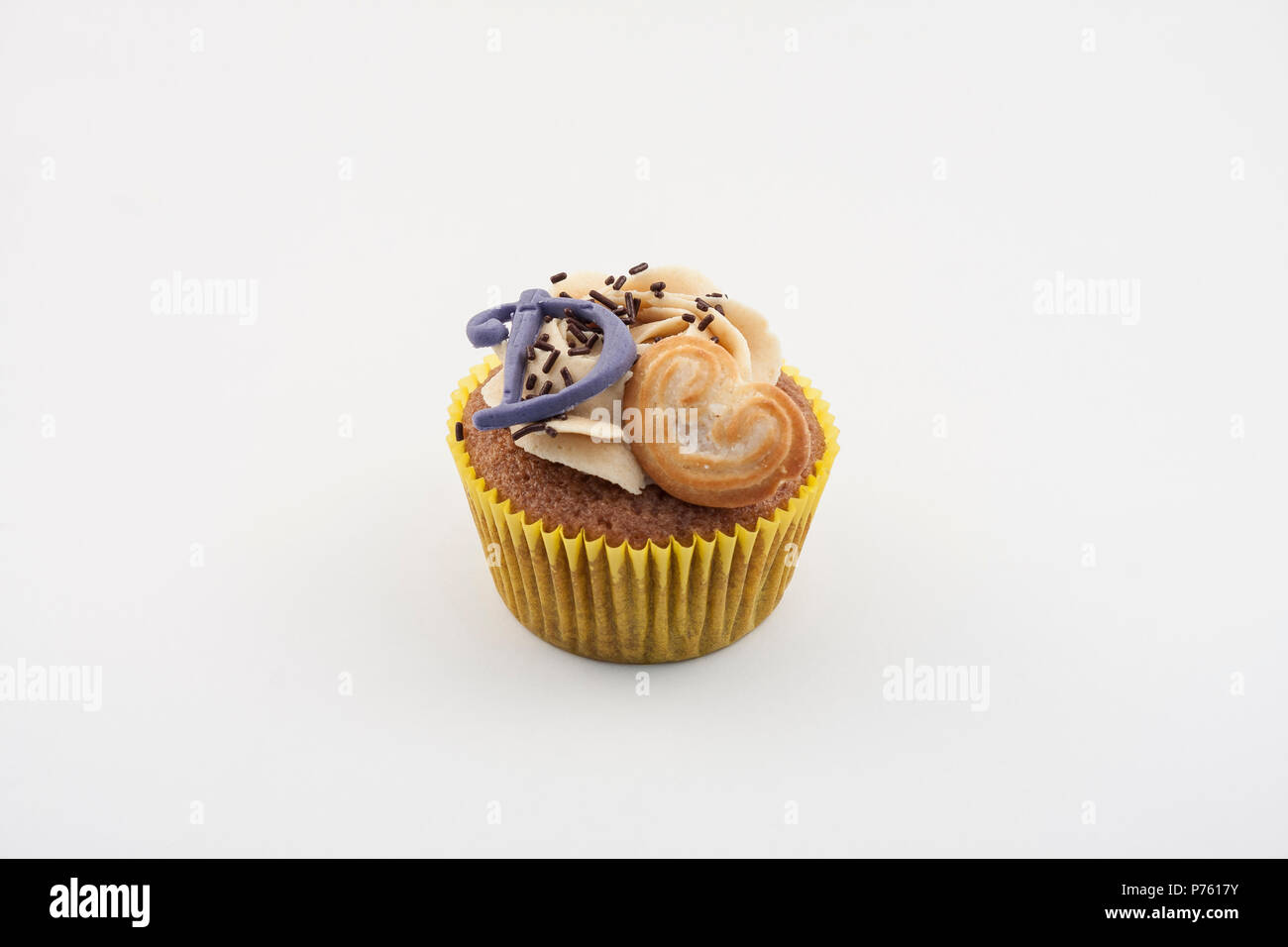 cupcake isolated on white background Stock Photo - Alamy