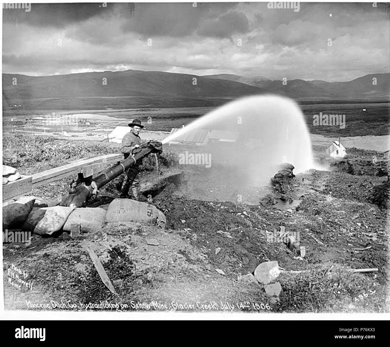 Hydraulicking hi-res stock photography and images - Alamy