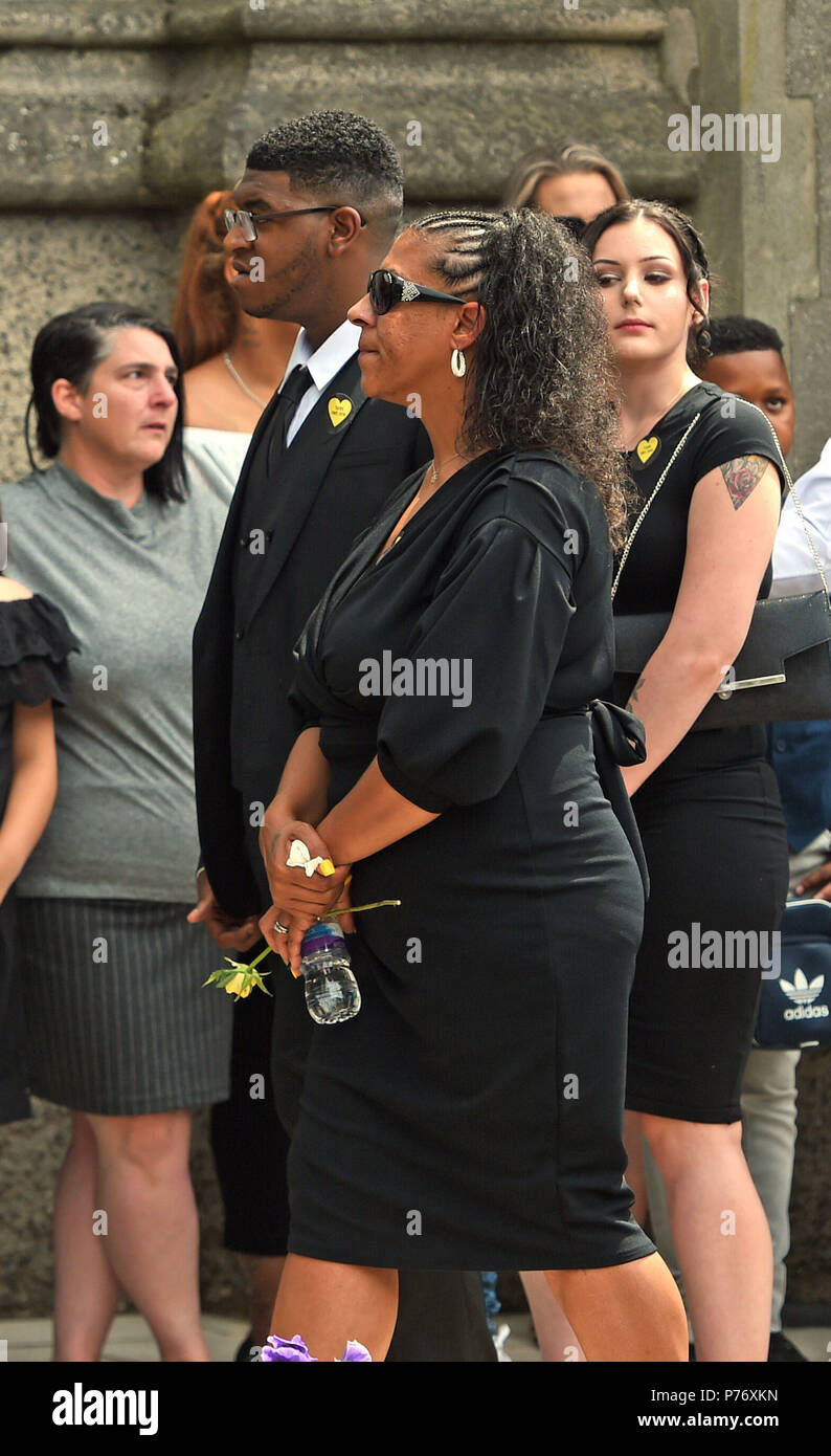 Tavis Spencer-Aitkens' mother Sharon Box and his twin brother Tyler ...