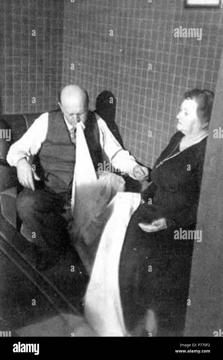 Psychic medium dead hi-res stock photography and images - Alamy