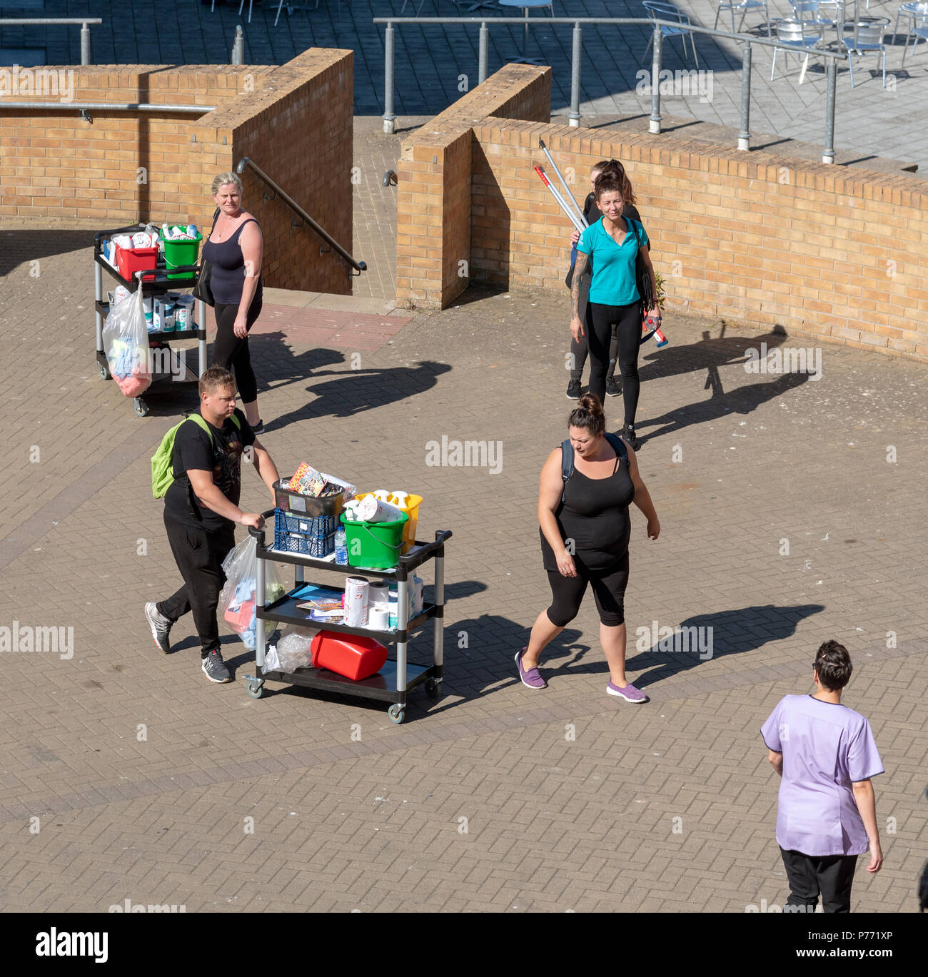 Housekeeper housekeeping cleaning hi-res stock photography and images ...