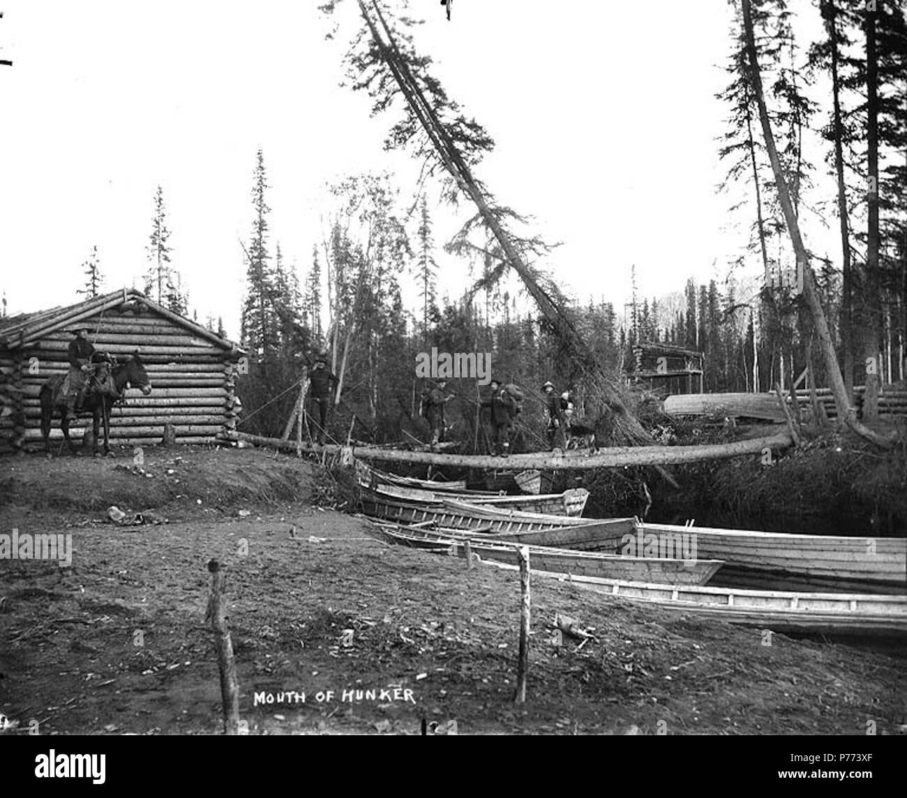 Cabins boats Black and White Stock Photos & Images - Alamy