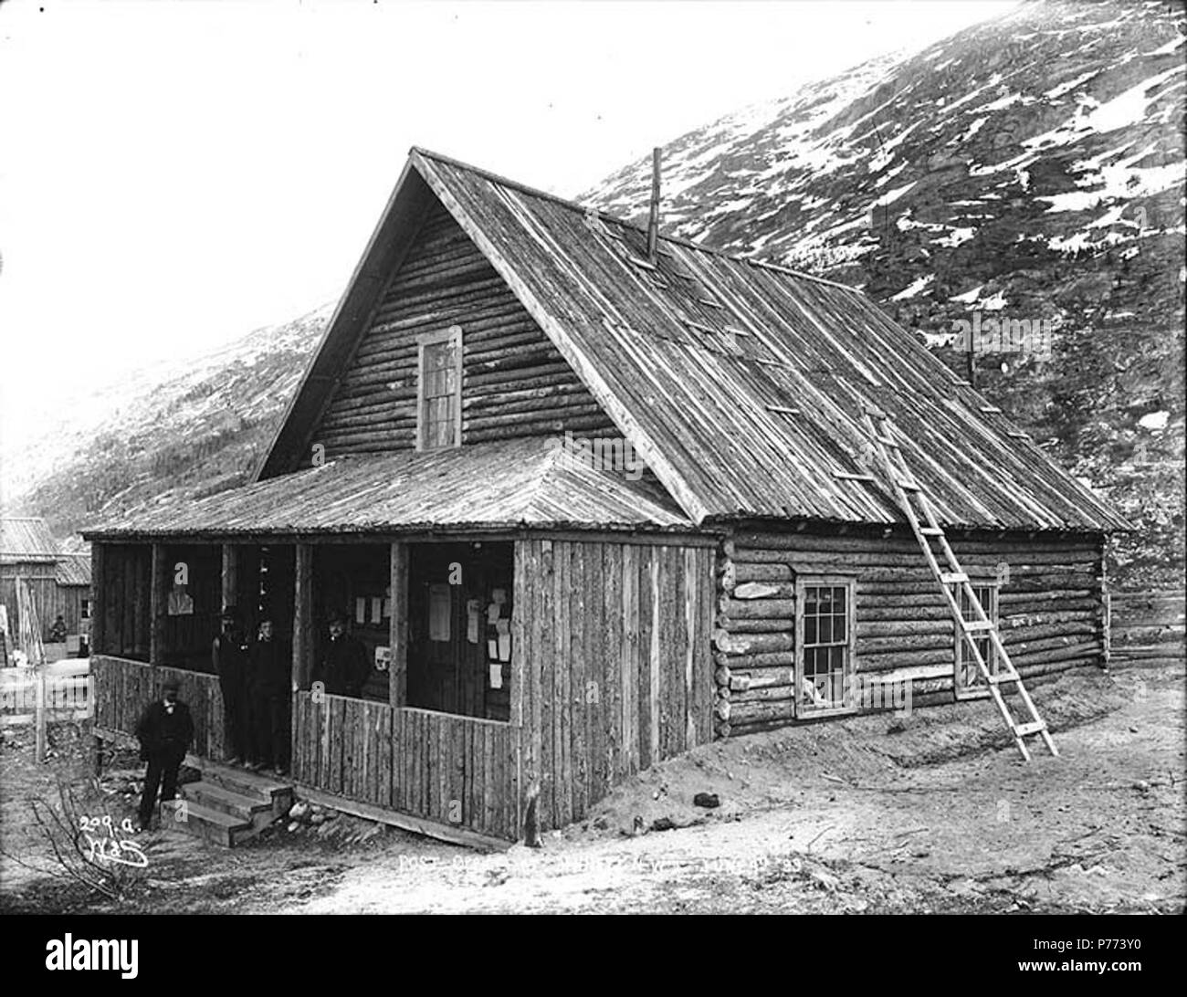 Original log cabin post office hi-res stock photography and images - Alamy
