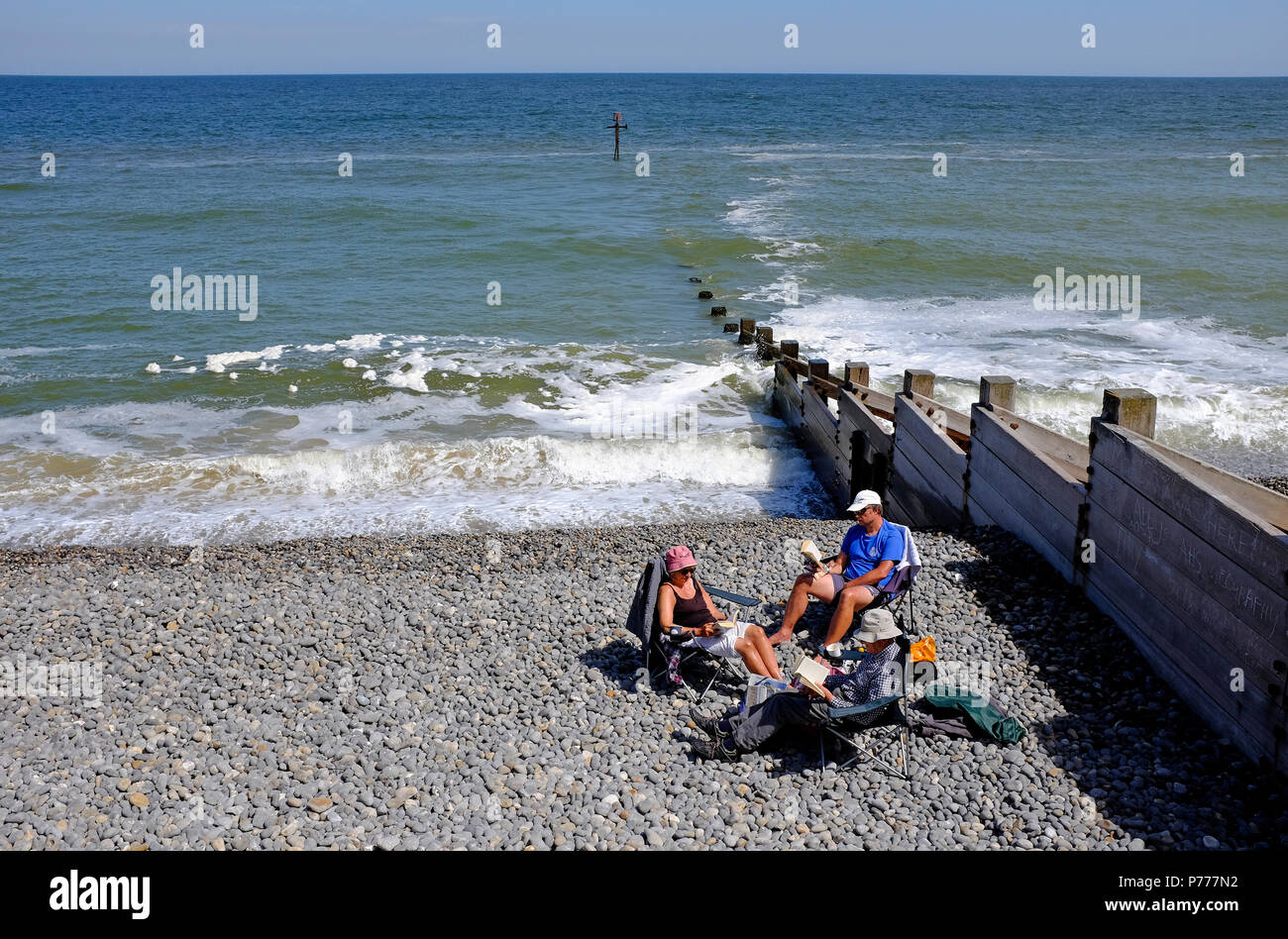 Groynes on the beach sheringham hi-res stock photography and images - Alamy