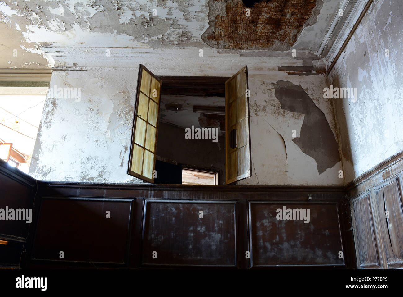 Interior building window hi-res stock photography and images - Alamy