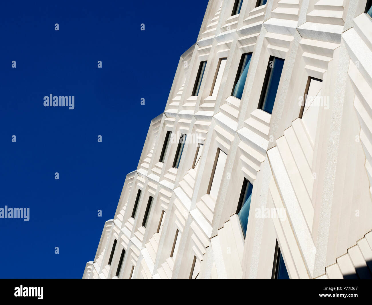 Leeds modern building hi-res stock photography and images - Alamy