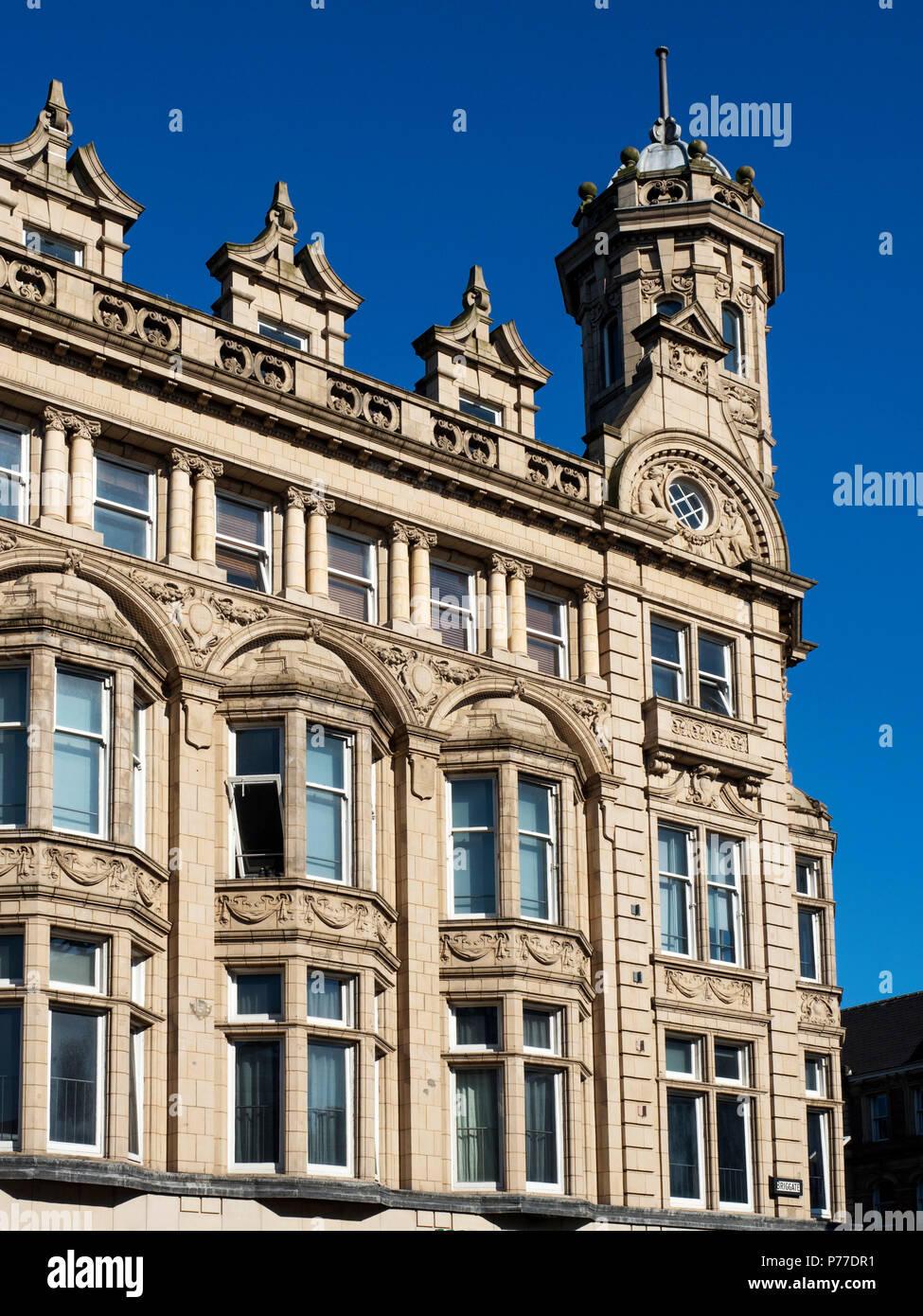 Old leeds buildings hi-res stock photography and images - Alamy