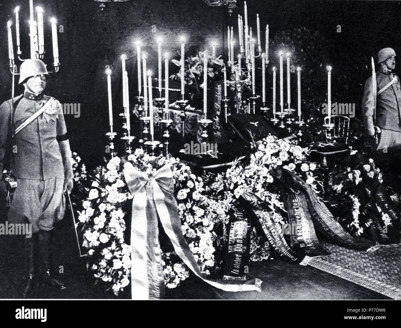 41 Katafalk Generals Eduard Fischer 1935 Stock Photo - Alamy