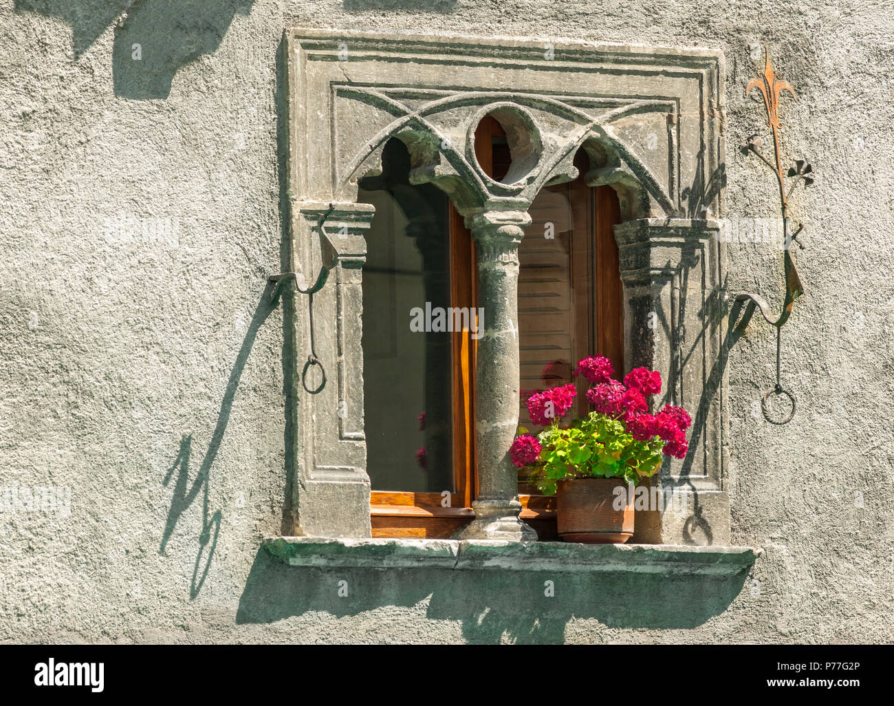 Bifora window hi-res stock photography and images - Alamy
