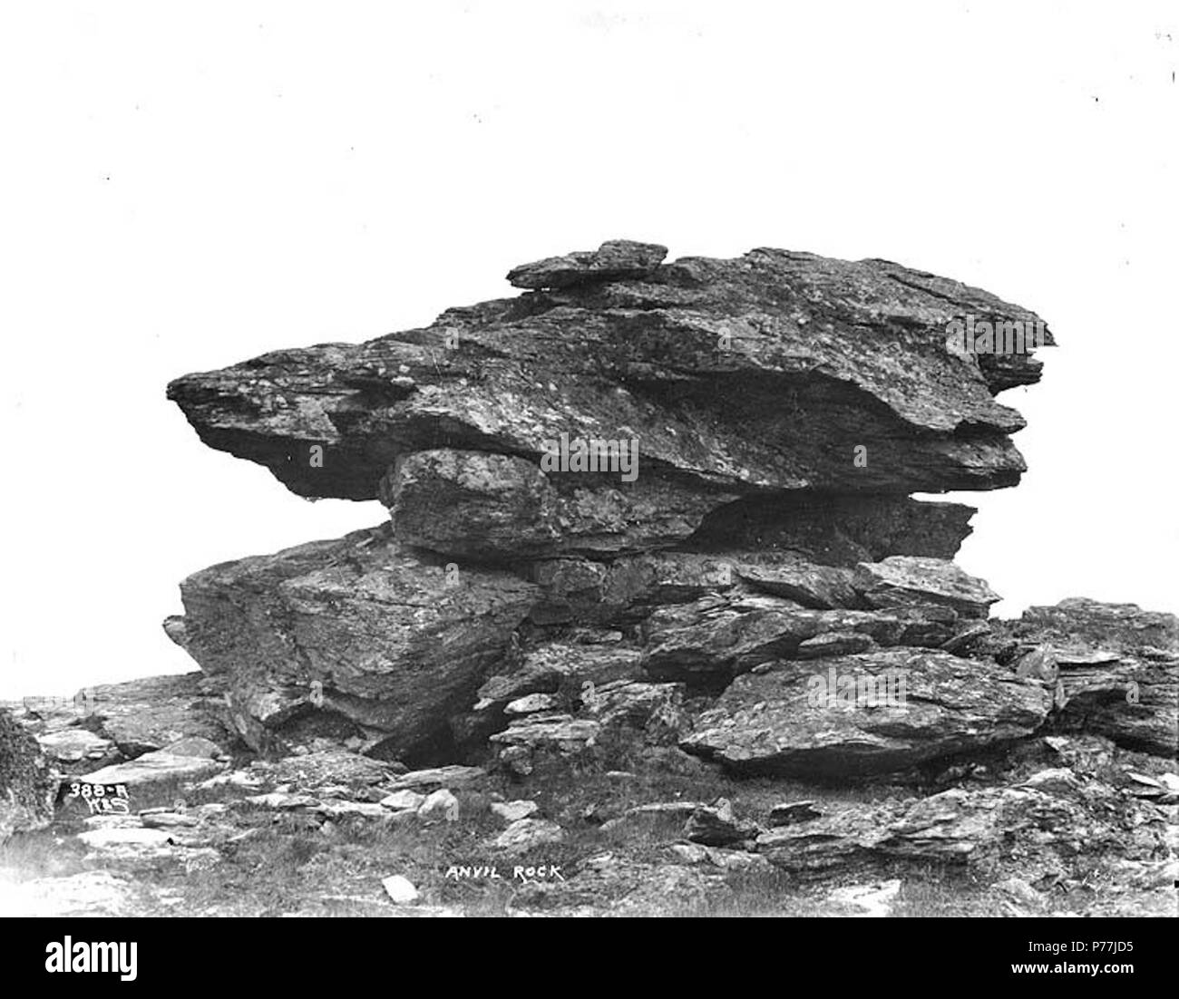 . English: Rock near the summit of Anvil Mountain, four miles north of ...
