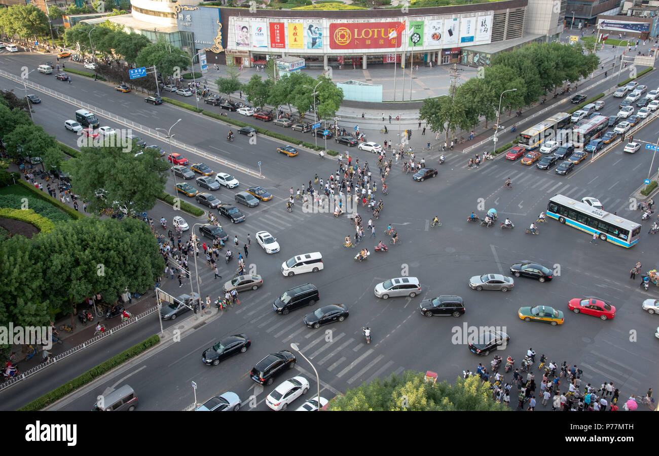 Pedestrian crossing china hi-res stock photography and images - Alamy
