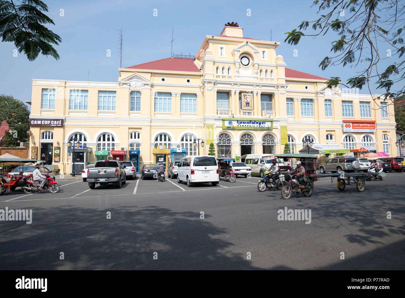 Phnom Penh's Central Post Office, built by French planner Daniel Fabre ...