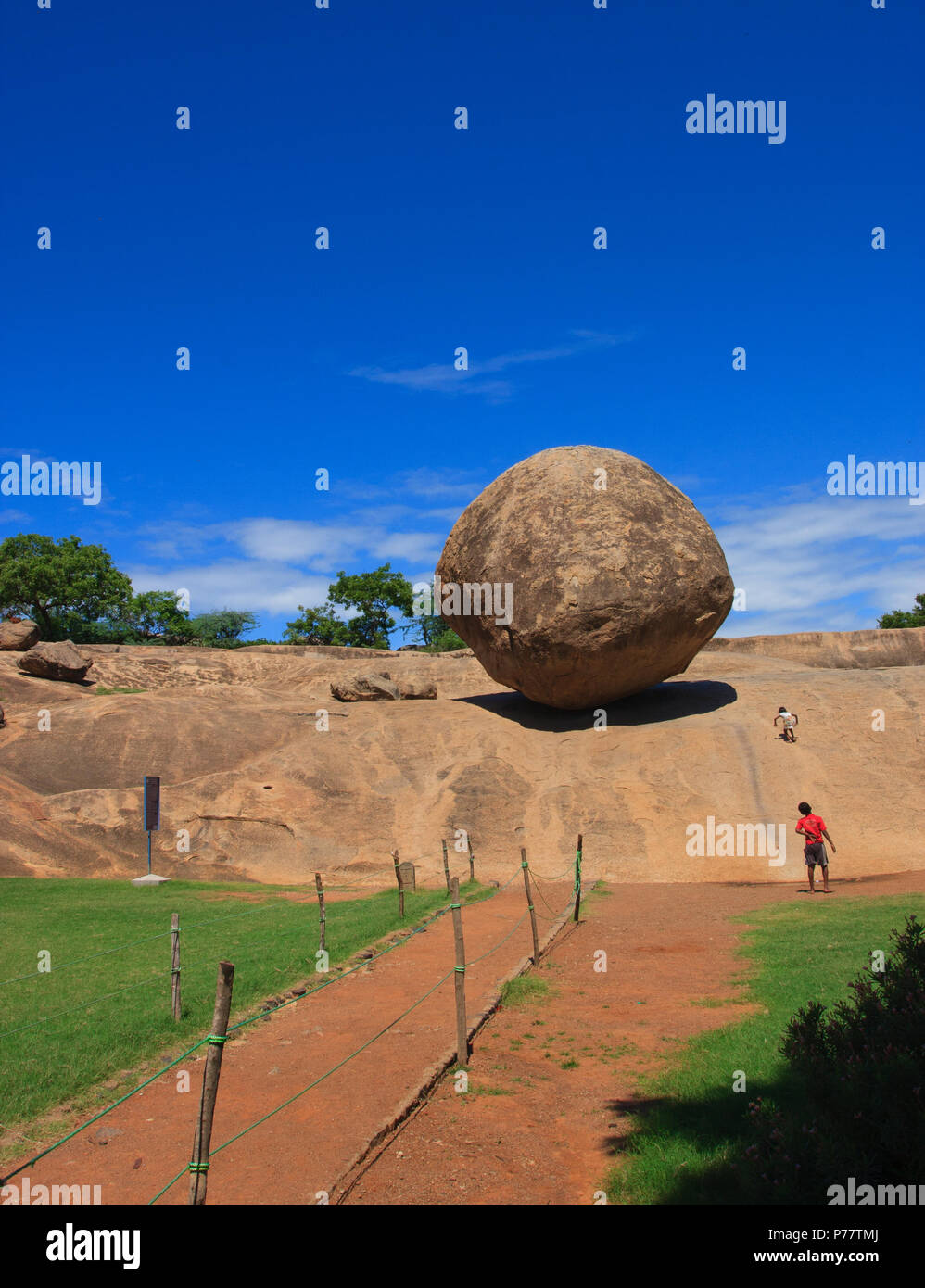 Krishna's butter-ball - Mahabalipuram (Tamil Nadu, India Stock Photo ...
