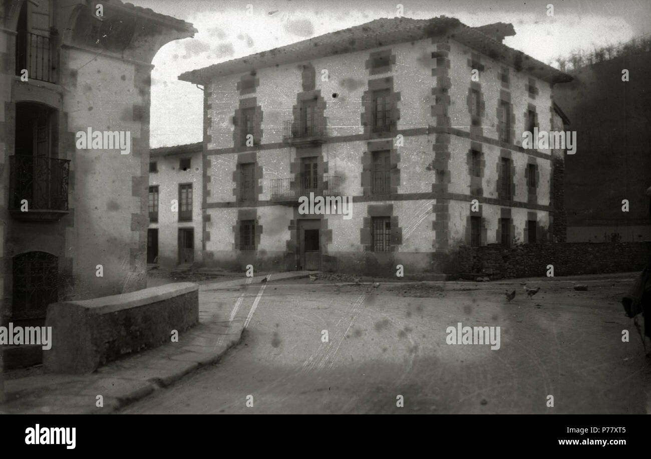 Español: Título original: Vista panoramica y rincones de la localidad ...