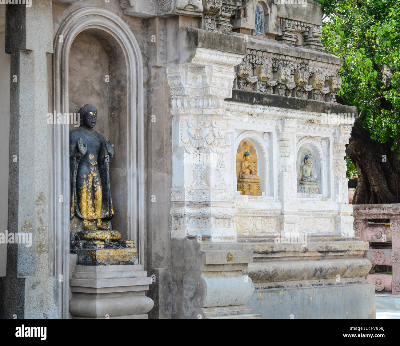 Part of Mahabodhi Temple Complex in Bodh Gaya, India Stock Photo - Alamy