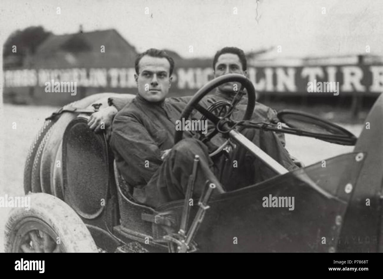 English: Driver David Bruce-Brown and mechanic Tony Scudelari pose in ...